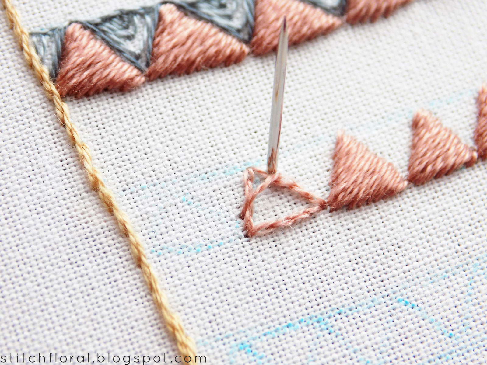 Freebies: 3 PDF patterns - Stitch Floral