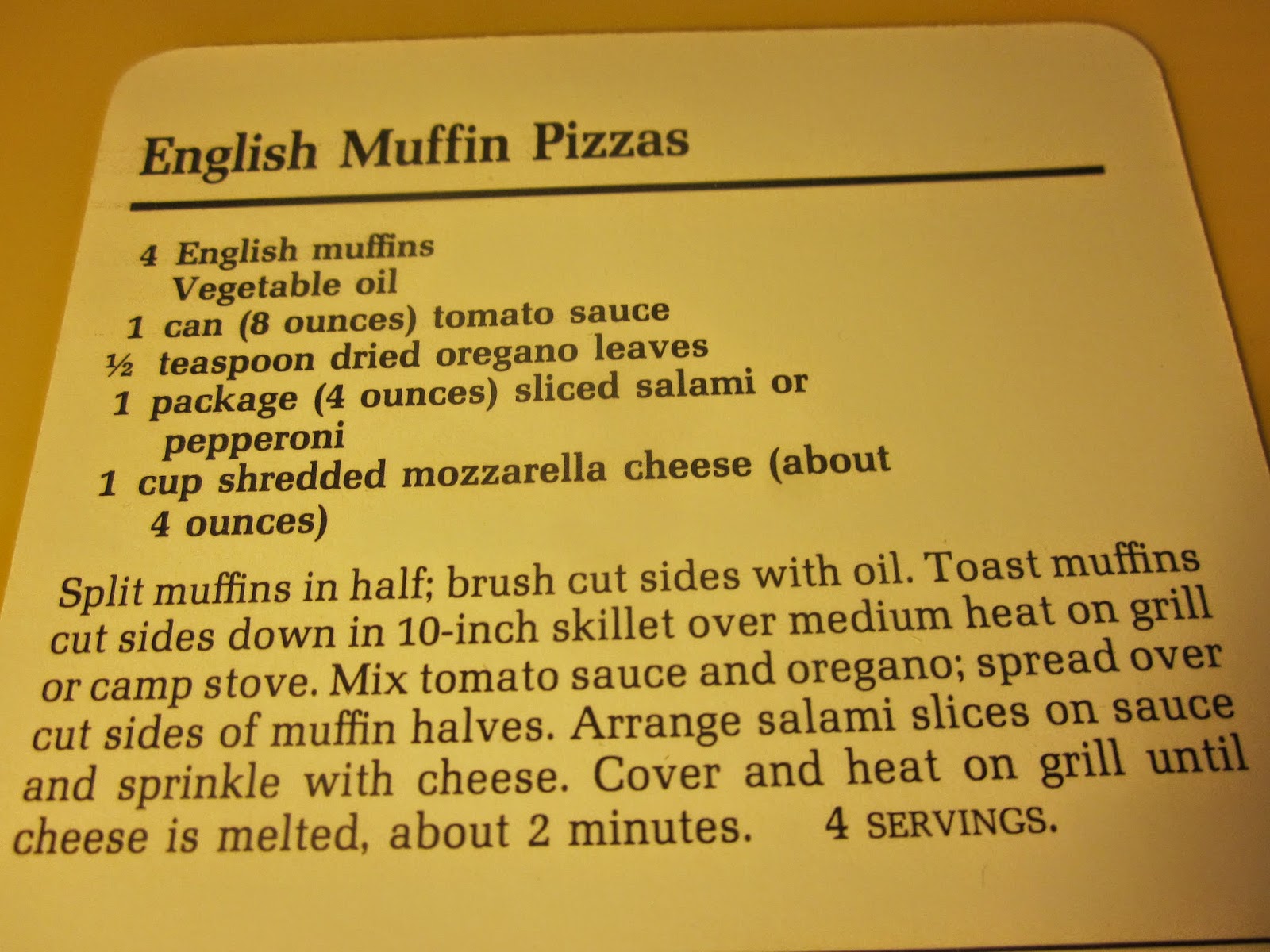 Grandma's Vintage Recipes: ENGLISH MUFFIN PIZZAS