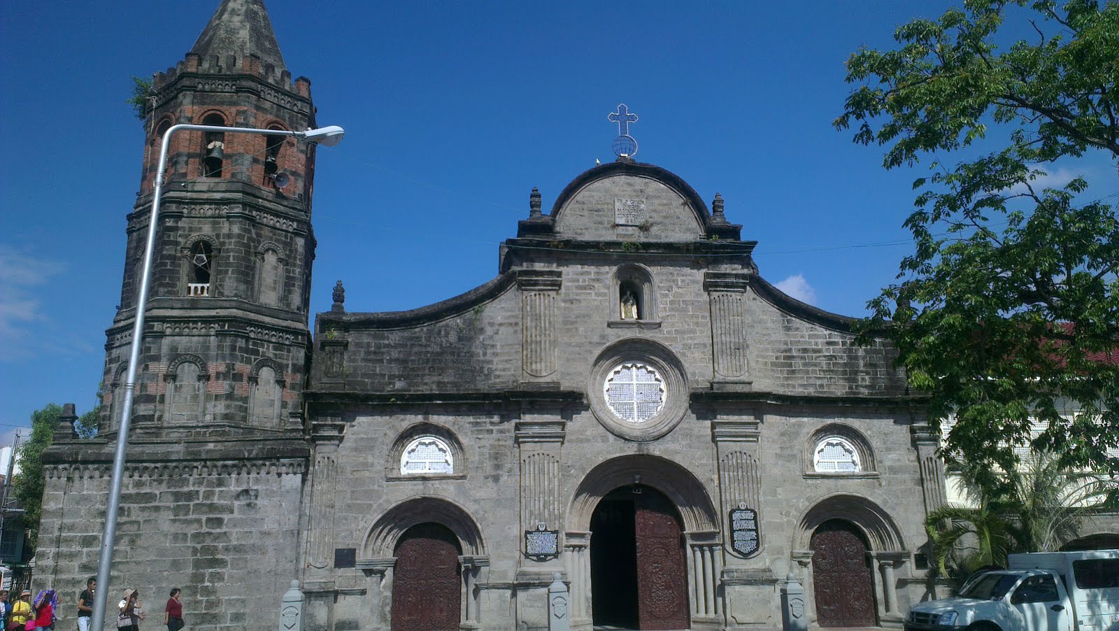 SANTO ROSARYO: The Historic Barasoain Church