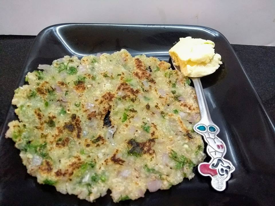 Sajjige Rotti with Onion / Rava Rotti