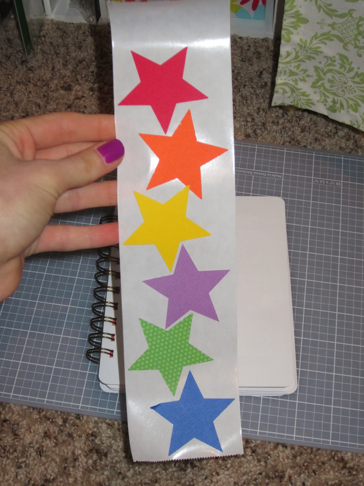 Reading Rainbow: DIY Kid's Color Book