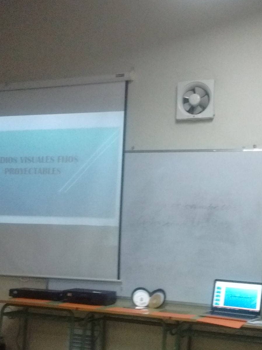 Materiales Didácticos : Medios visuales fijos proyectables