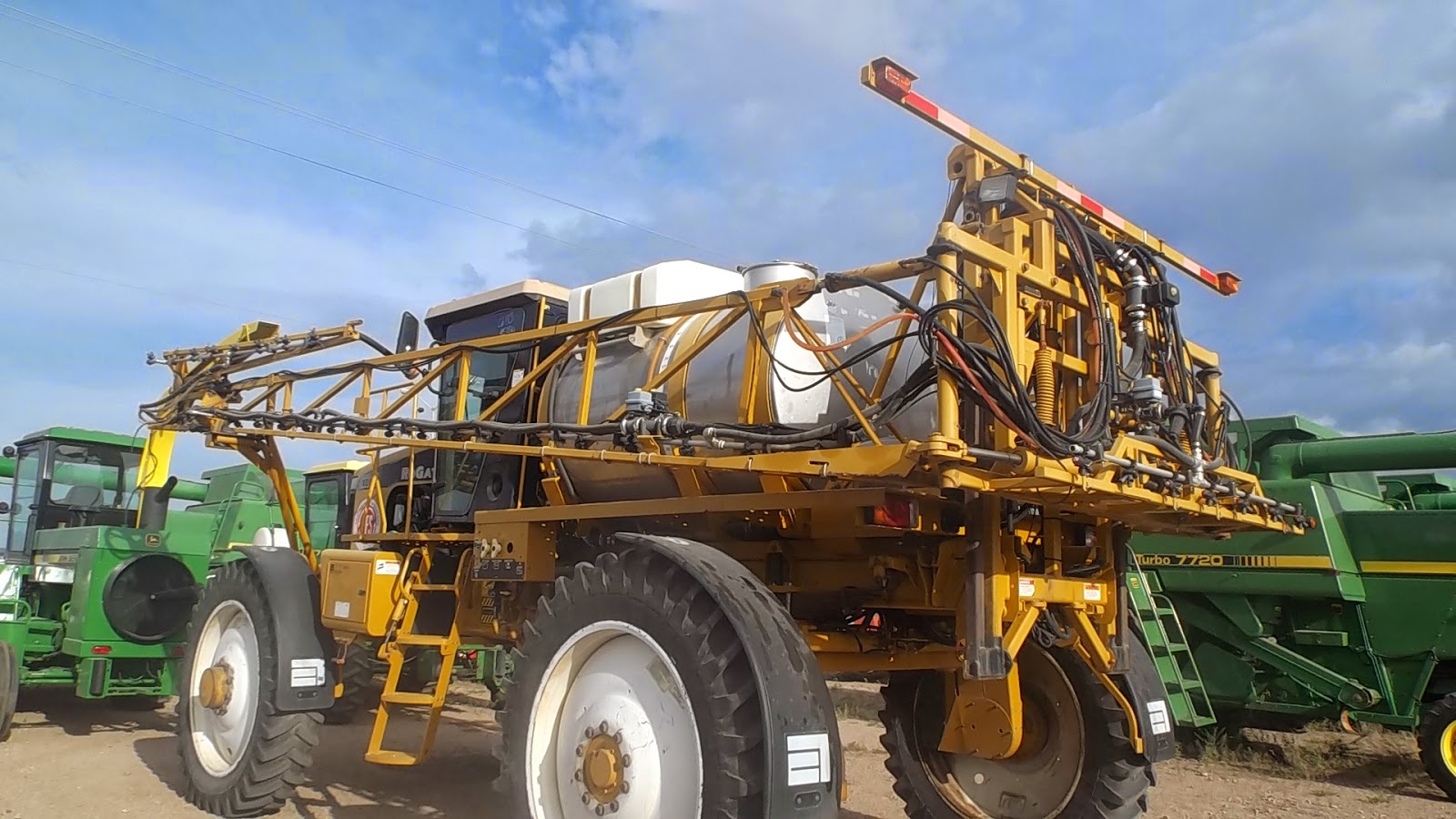 MAQUINARIA AGRICOLA INDUSTRIAL: Aspersora RoGator 1064 2004 80 Pies ...