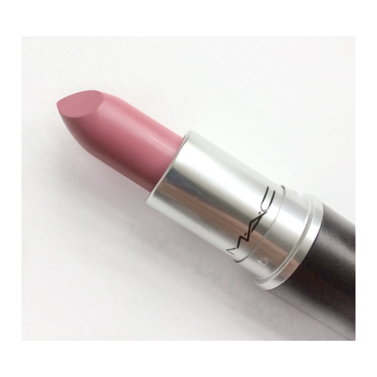 The Quest For Perfection : MAC Snob Lipstick Review