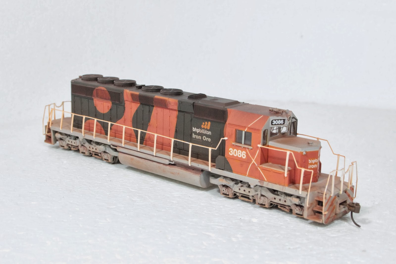 Barcoola: BHP Billiton CM40-8 5630 SD40 3086, and AN CL5 weathering by ...