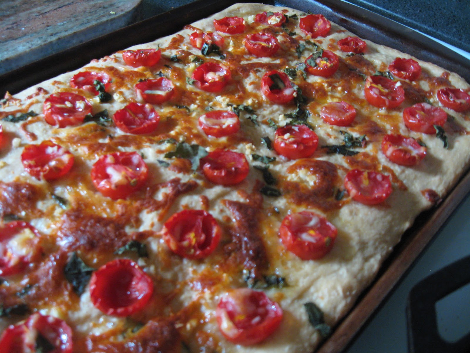 full tummies: Cherry Tomato Focaccia Topping
