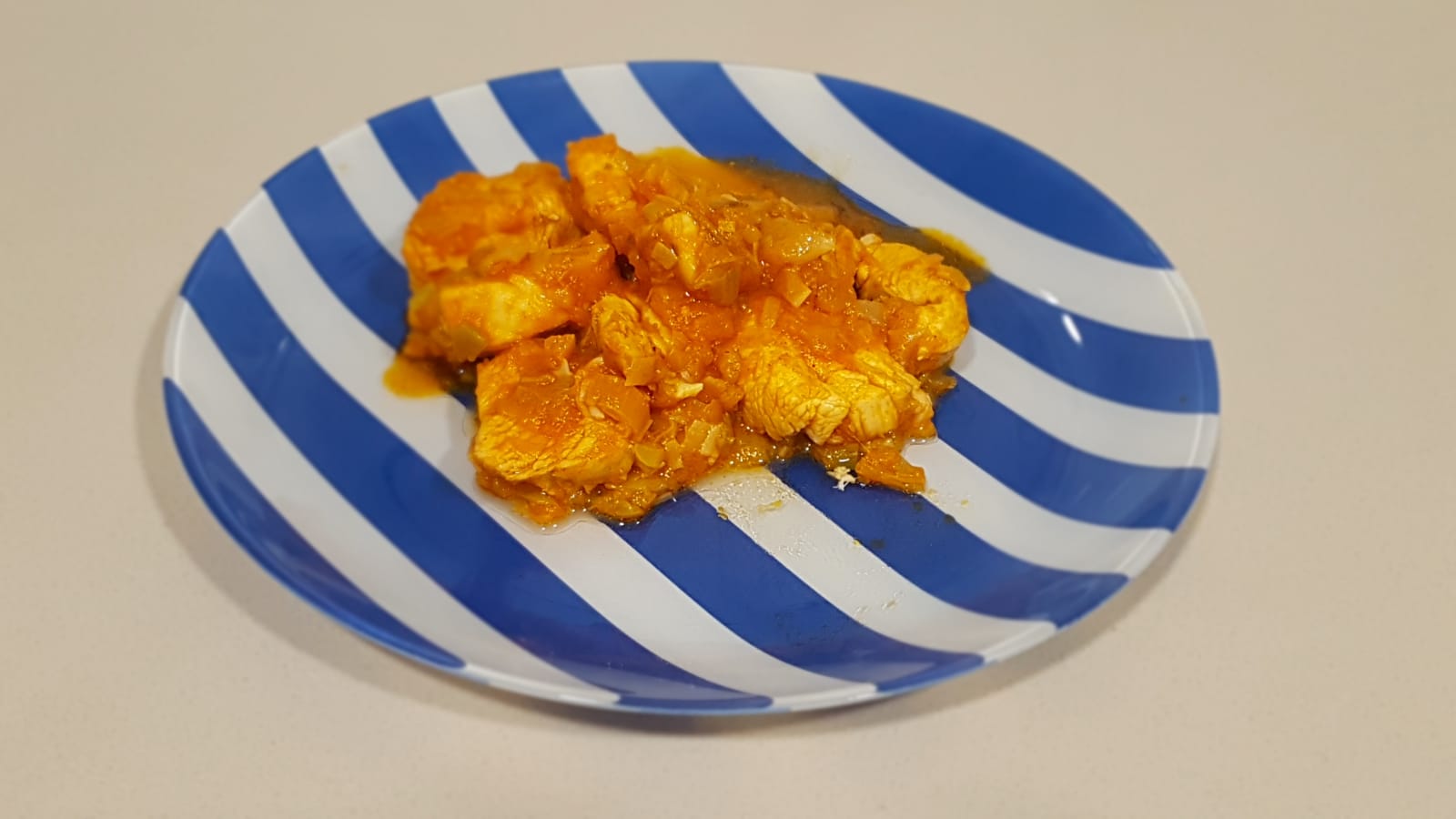 HARINA, LA QUE PIDA: POLLO EN ADOBO CON SALSA DE CEBOLLA