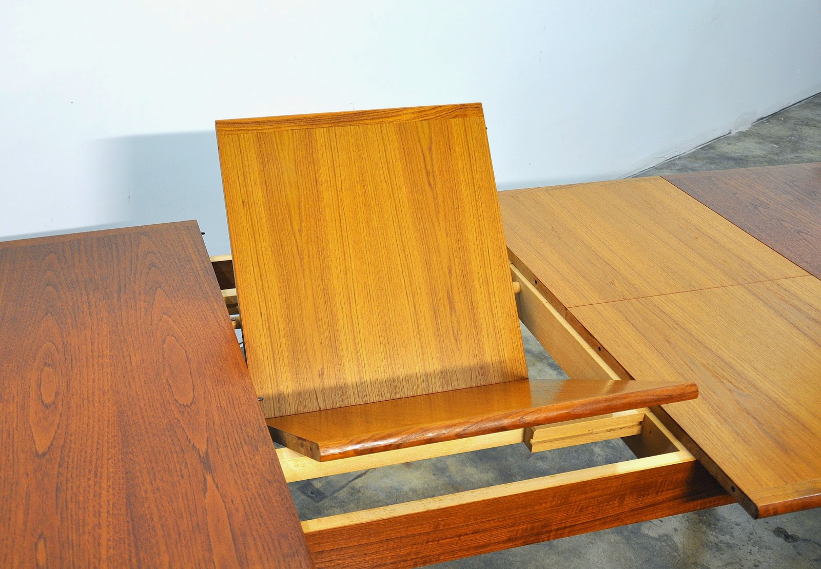 SELECT MODERN: Falster Teak Expandable Dining Table