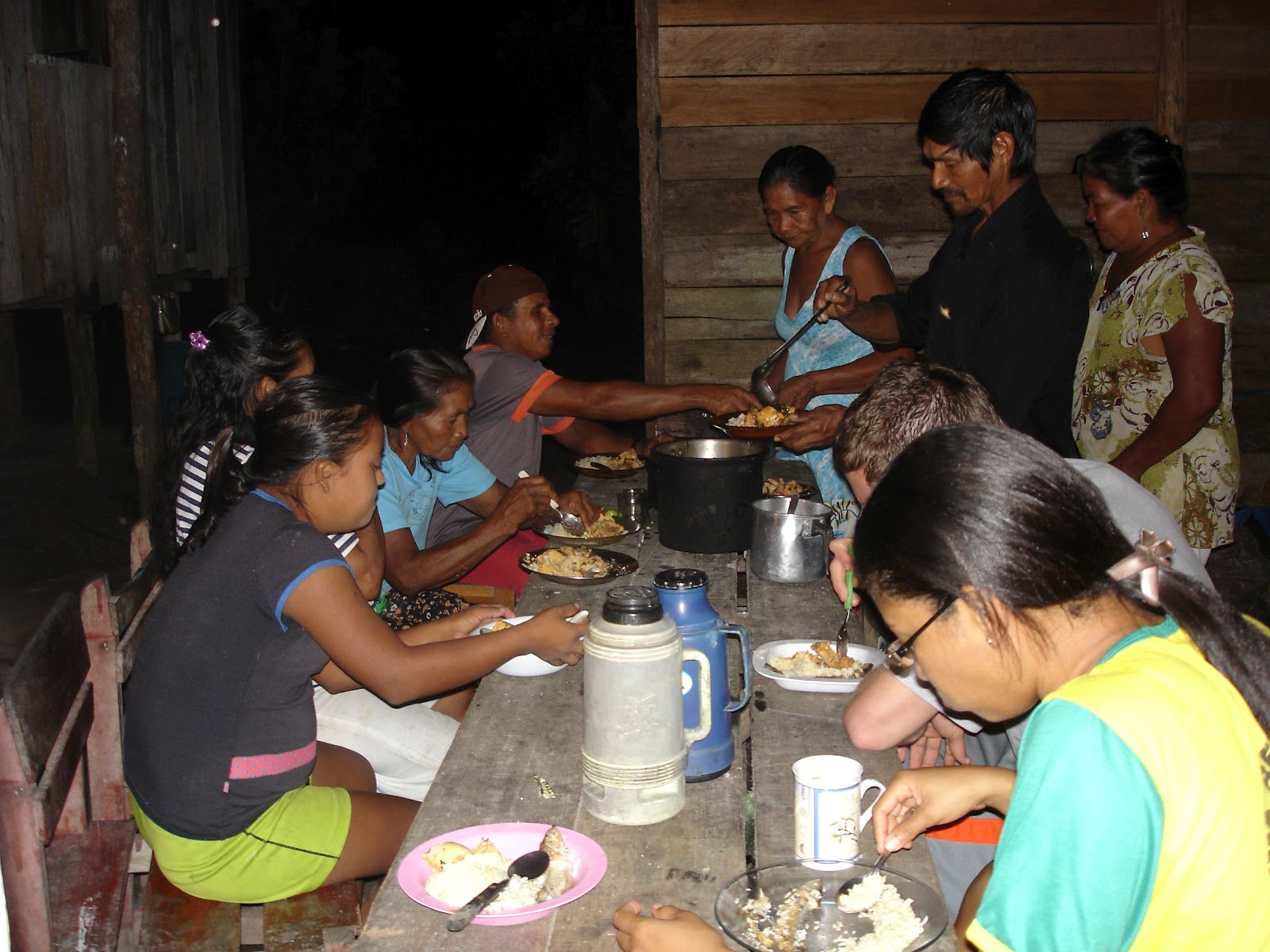 PROJETO POVOS RIBEIRINHOS: COMUNIDADE INDÍGENA DO IGARAPÉ BRANQUINHO