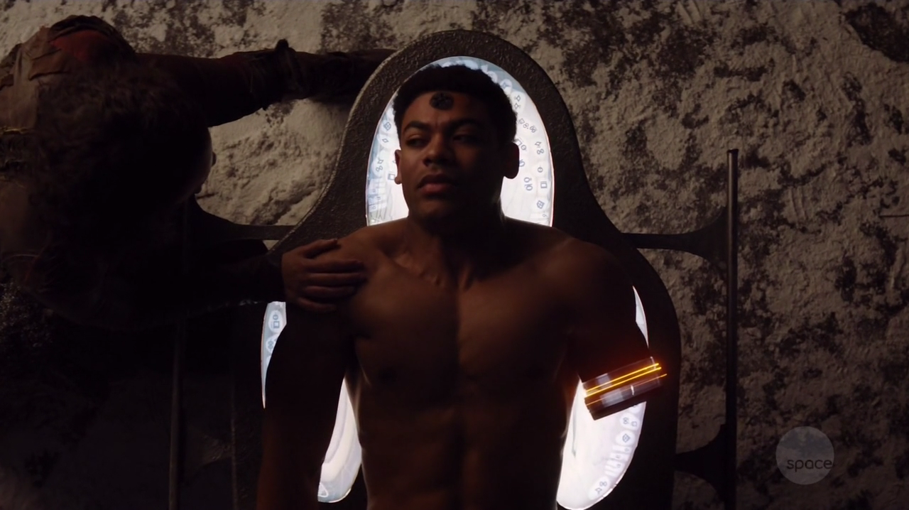 Aaron Pierre & Blake Ritson on Krypton (2018) ~ DC's Men of the Moment