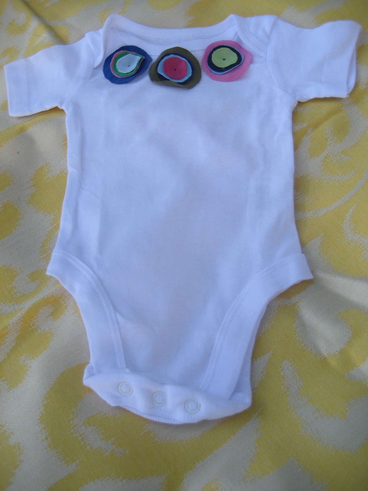 GraceAdkinsDesigns: Baby Onesies!