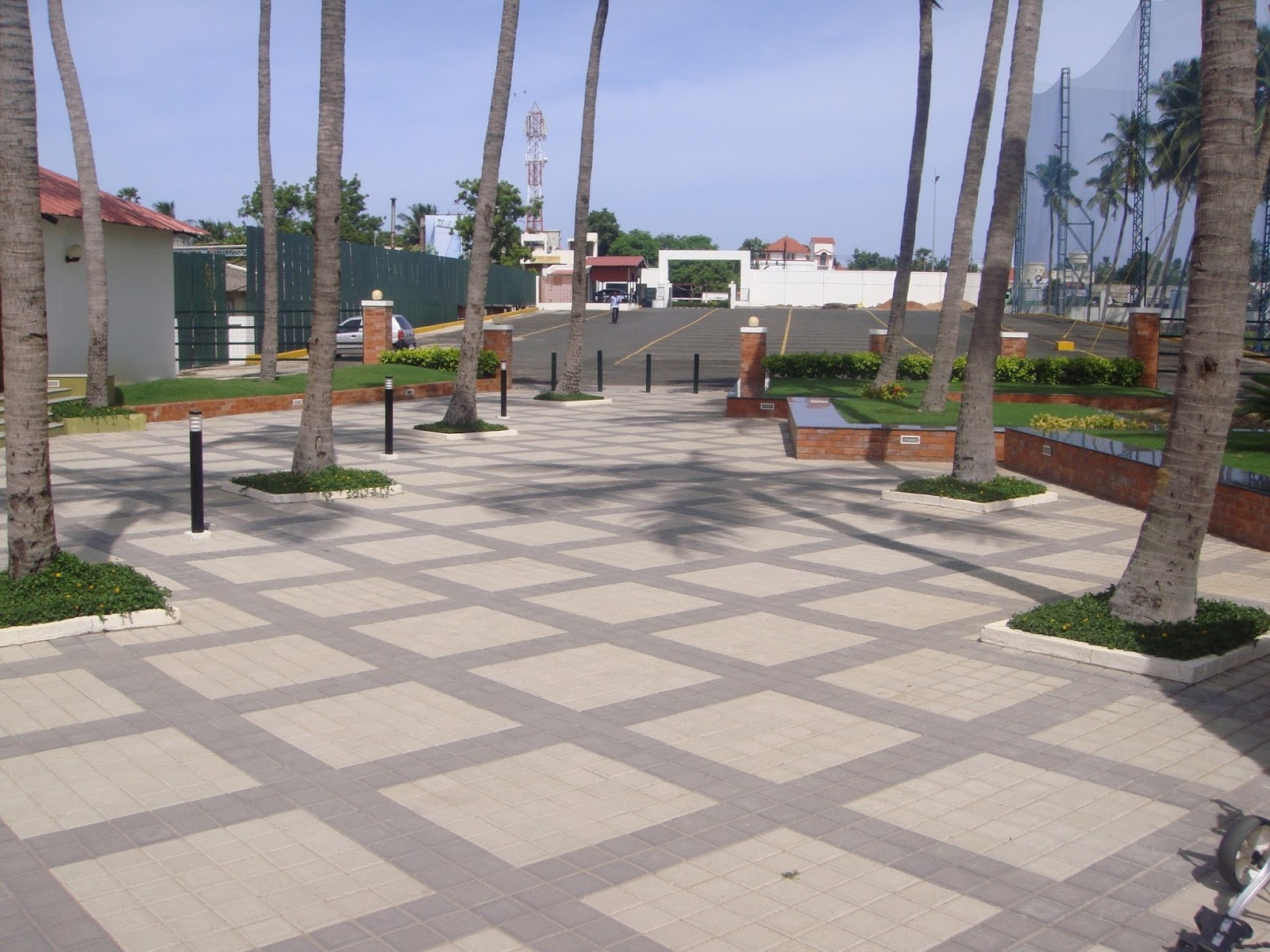 Basant Betons: Square Pavers