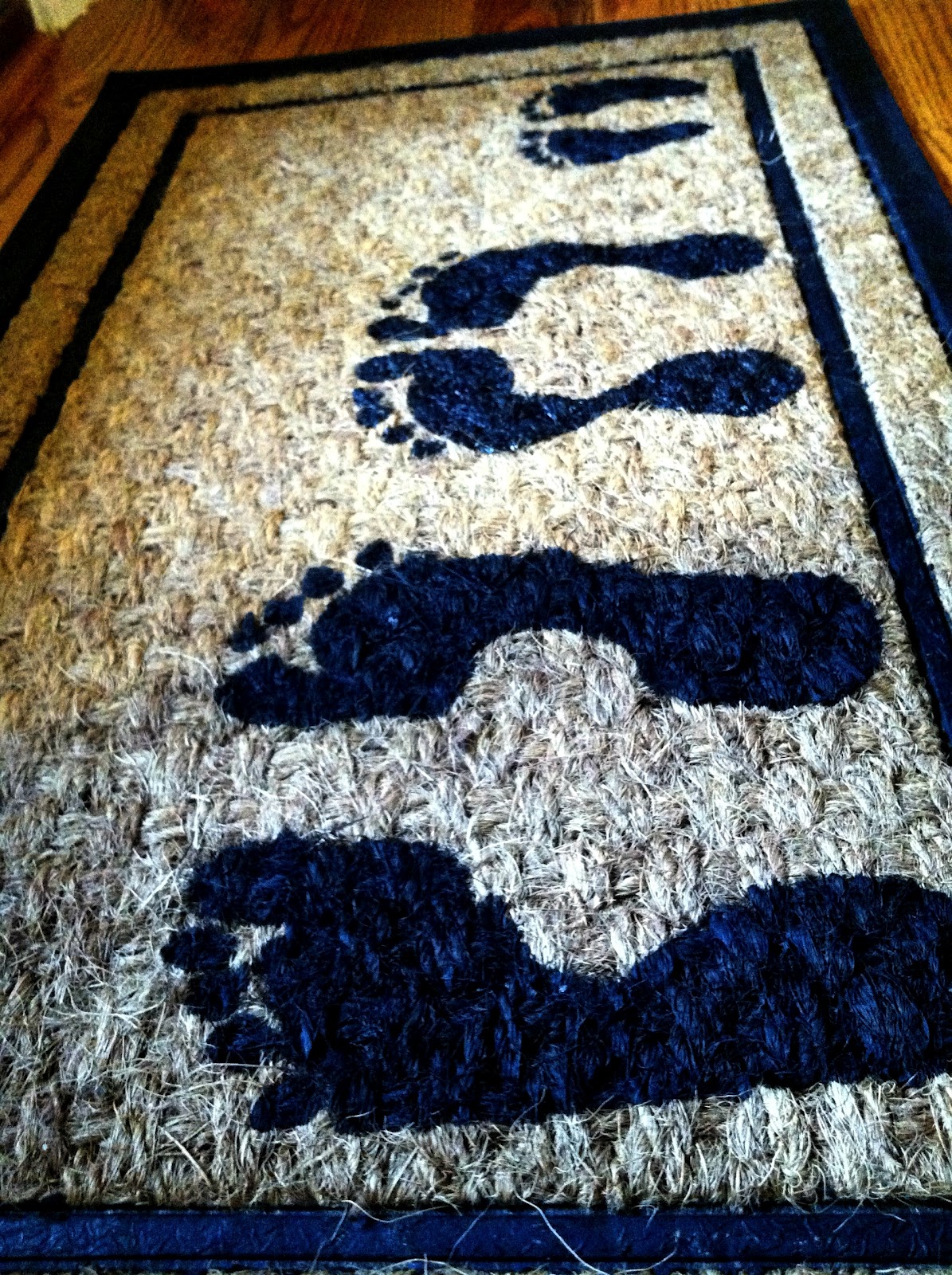 Pocketful Of Dreams: Footprint Door Mat How-To