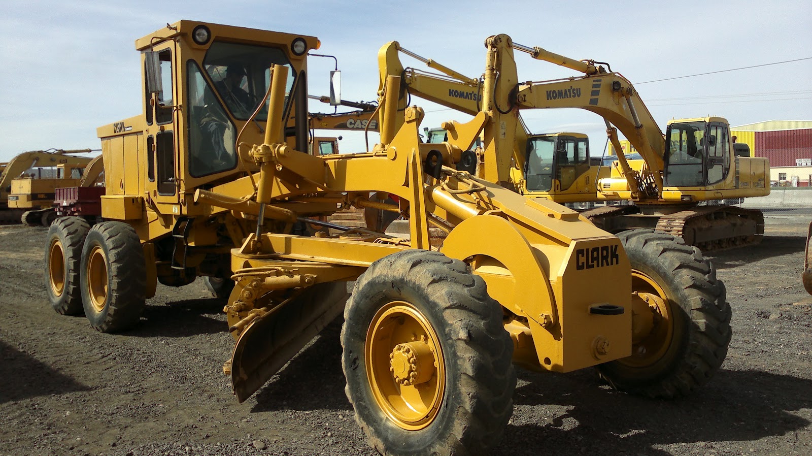 MAQUINARIA MAC GLOBAL: MOTONIVELADORA CLARK 6X6