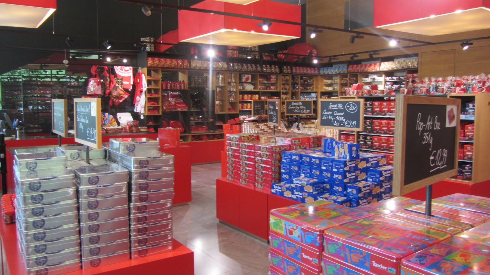 Bichinho das Viagens: Visita à fábrica de bolachas da Loacker na Áustria.