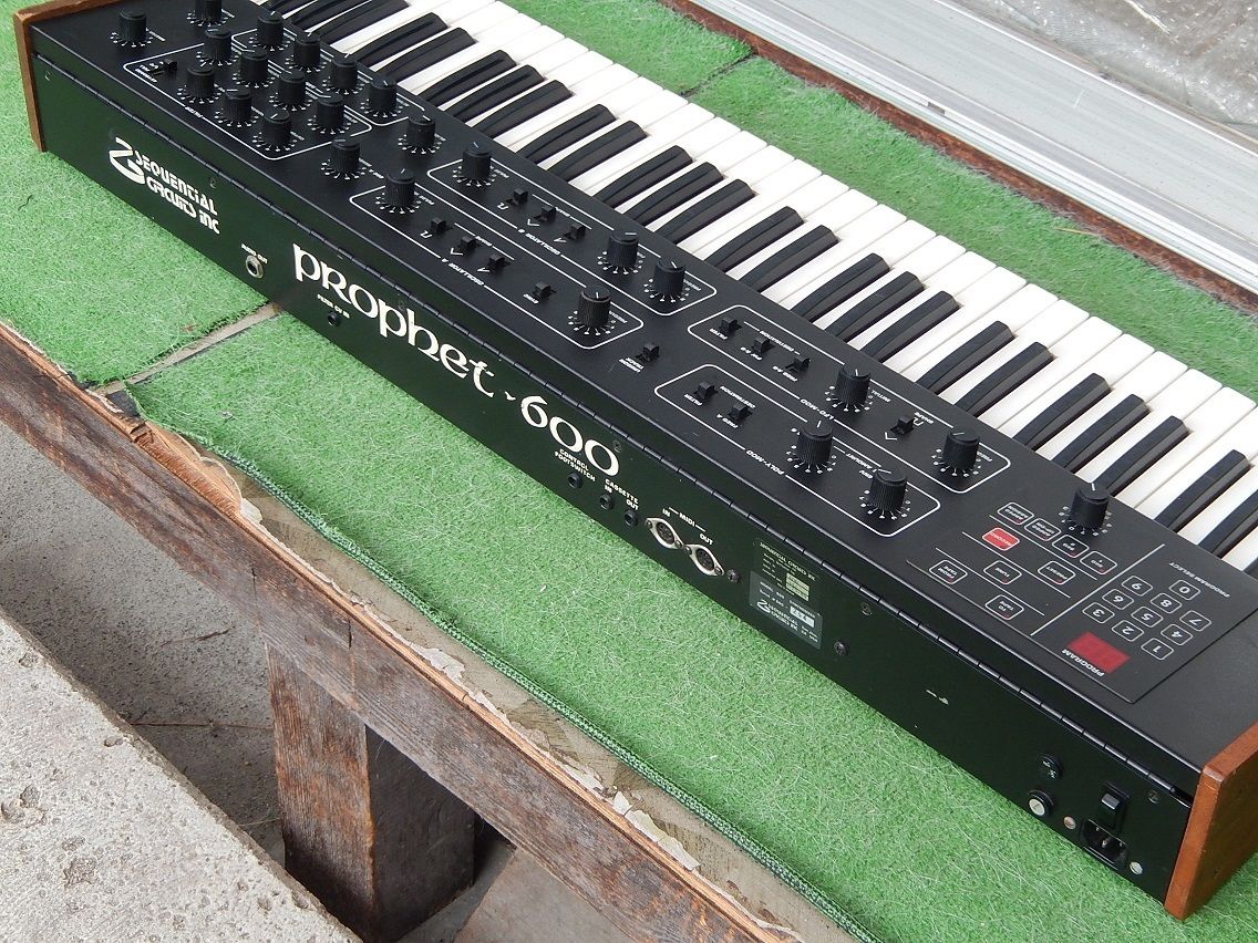 MATRIXSYNTH: Sequential Circuits Prophet-600 polyphonic synthesizer