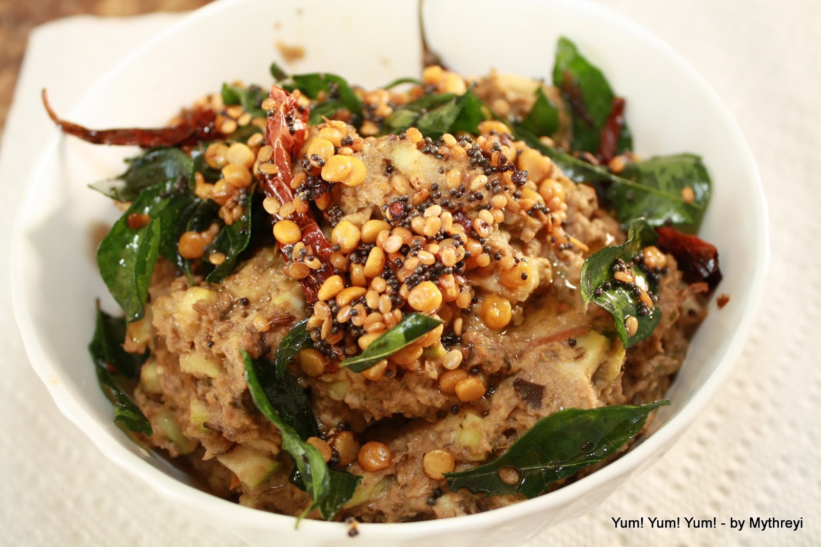 Yum! Yum! Yum!: Sorakaya Mukkala Pachadi ~ Bottlegourd Chutney