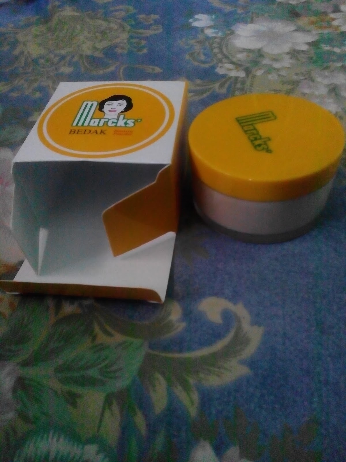 [Review] Bedak Marcks Beauty Powder (Varian warna Creme)