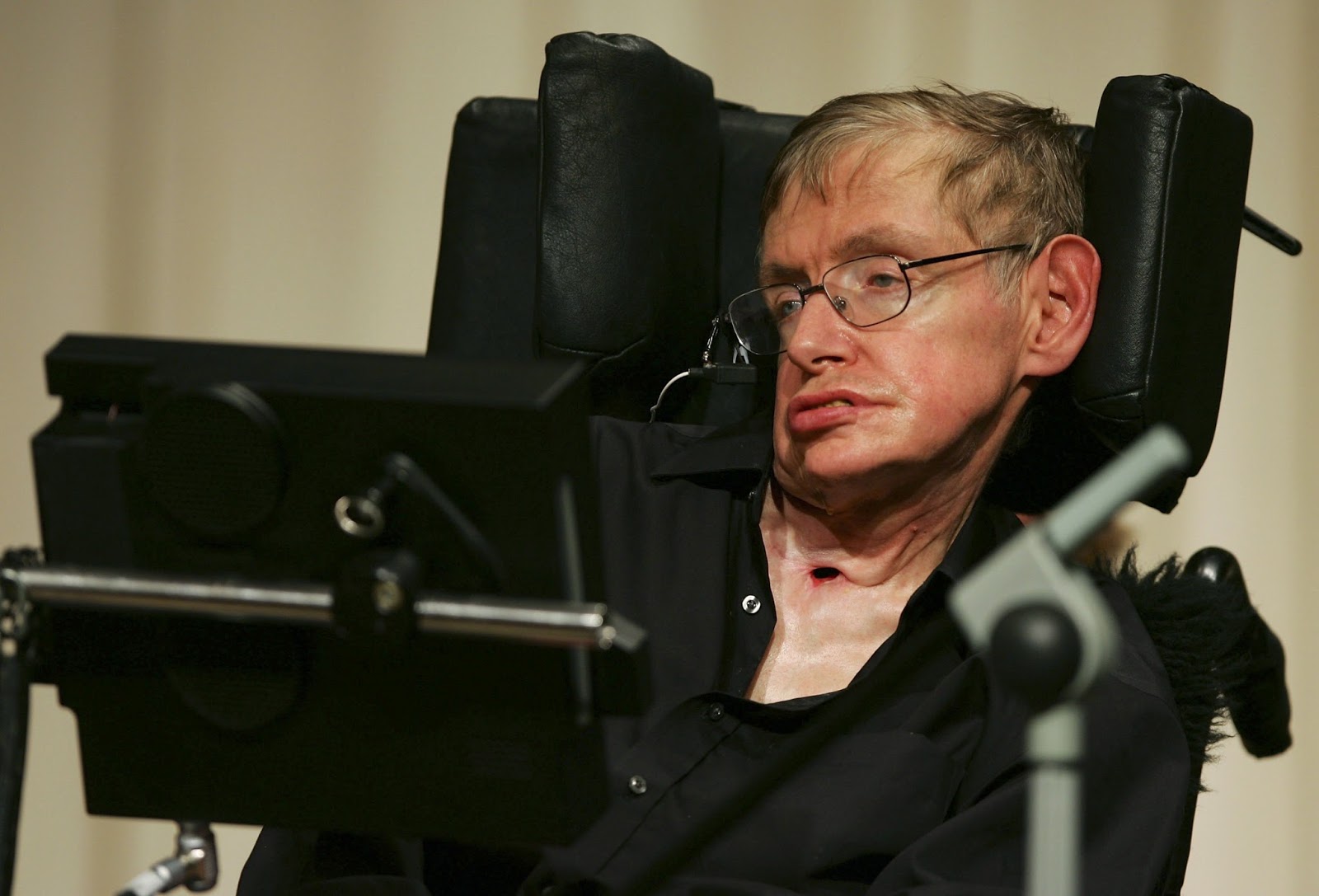 Premian a Stephen Hawking por los descubrimientos que realizó en los 80 ...