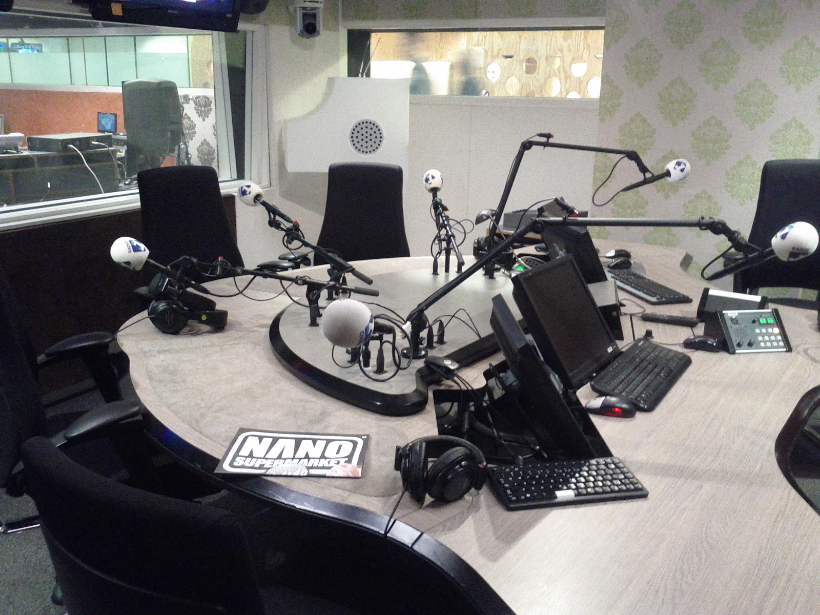 Weblog Gerrit Hartholt: Foto's rondleiding NOS 20 okt 2012