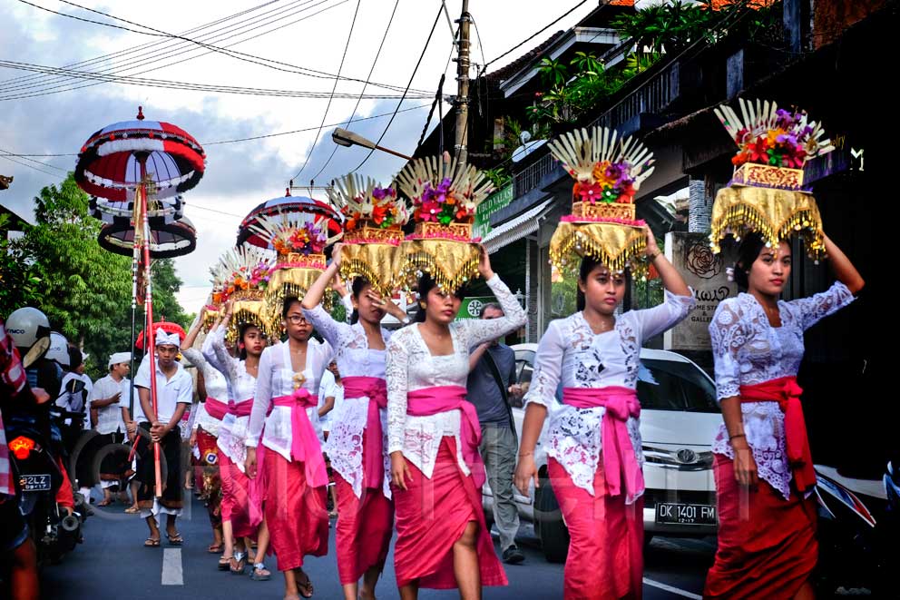 No flights or internet during Bali's sacred Day of " Nyepi " Silence ...