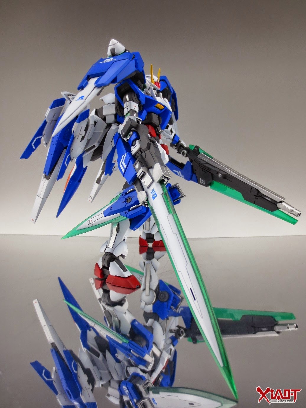 GUNDAM GUY: MG 1/100 00 Raiser + Seven Sword + XN Sword - Customized Build