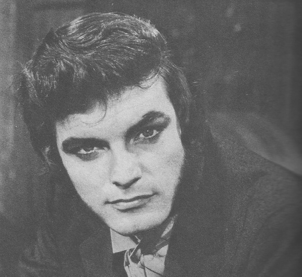 Shadows on the Wall: An Online Dark Shadows Fanzine: 1897: Quentin Collins