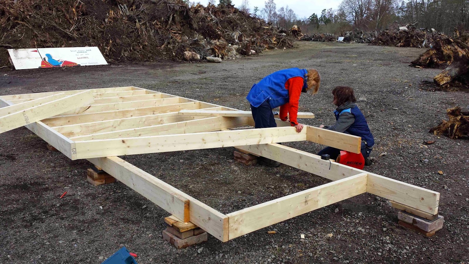 En liten historia om att bygga ett litet hus