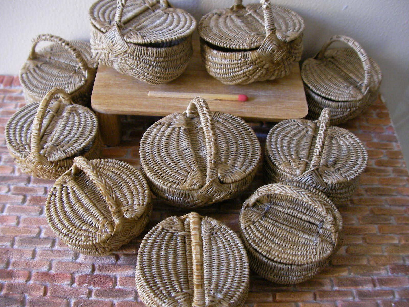 Basketcase Miniatures: August 2011