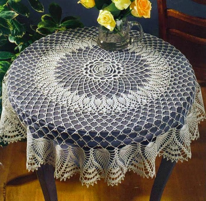 Nappes au crochet modèle gratuit au motif ananas