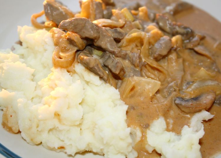 Befstrogenas su Grybais/ Beef Stroganoff with Mushrooms