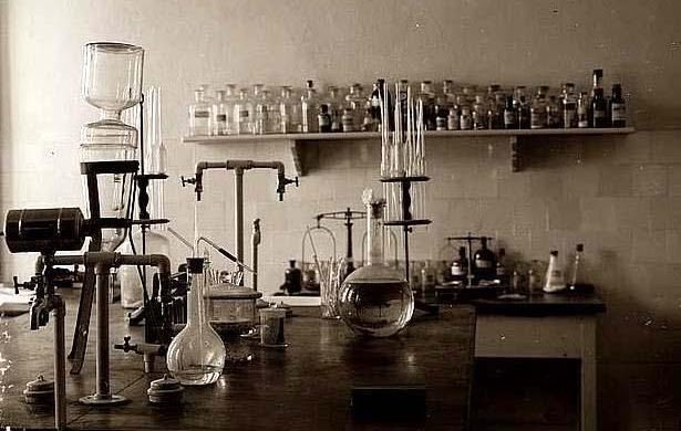 Ralph Slatton reviews A.C. Gilbert Chemistry Sets Nostalgia Blog