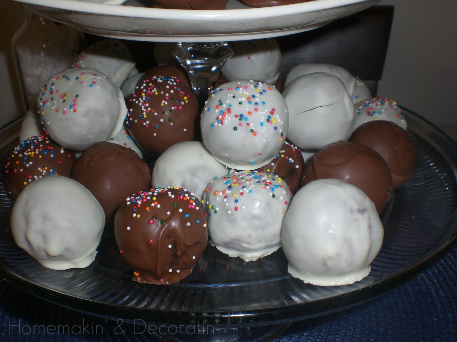 Homemakin and Decoratin: Cake Balls