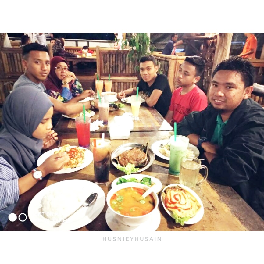 Syok Makan Malam di NR Cafe Heritage Kuala Terengganu bersama Keluarga ...