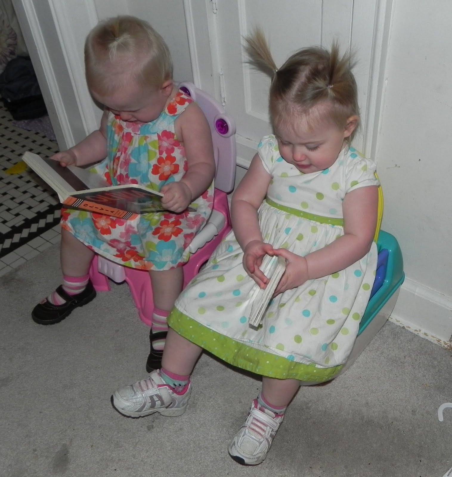 Deuces Wild & An Ace in the Hole!: A potty training update....