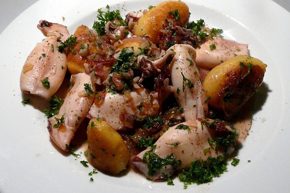 Kulinarische Welten zu Fisch- und Meeresfrucht: Ziehharmonika-Kalmar ...