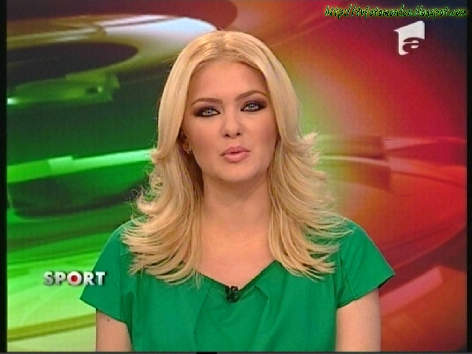 tv foto monden: Cristina Dochianu prezinta stirile din sport la Antena 1