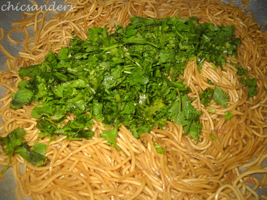 chicsanders: How to make Chinese Pancit Canton, the fast and easy way