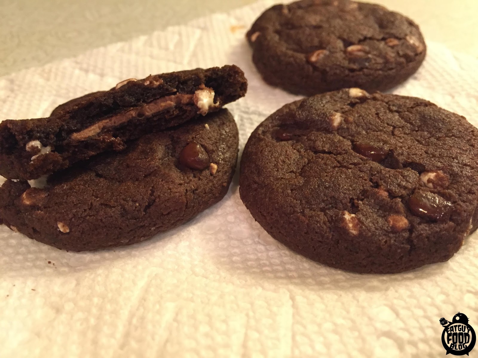 FATGUYFOODBLOG: Hot Cocoa Chips Ahoy cookies!