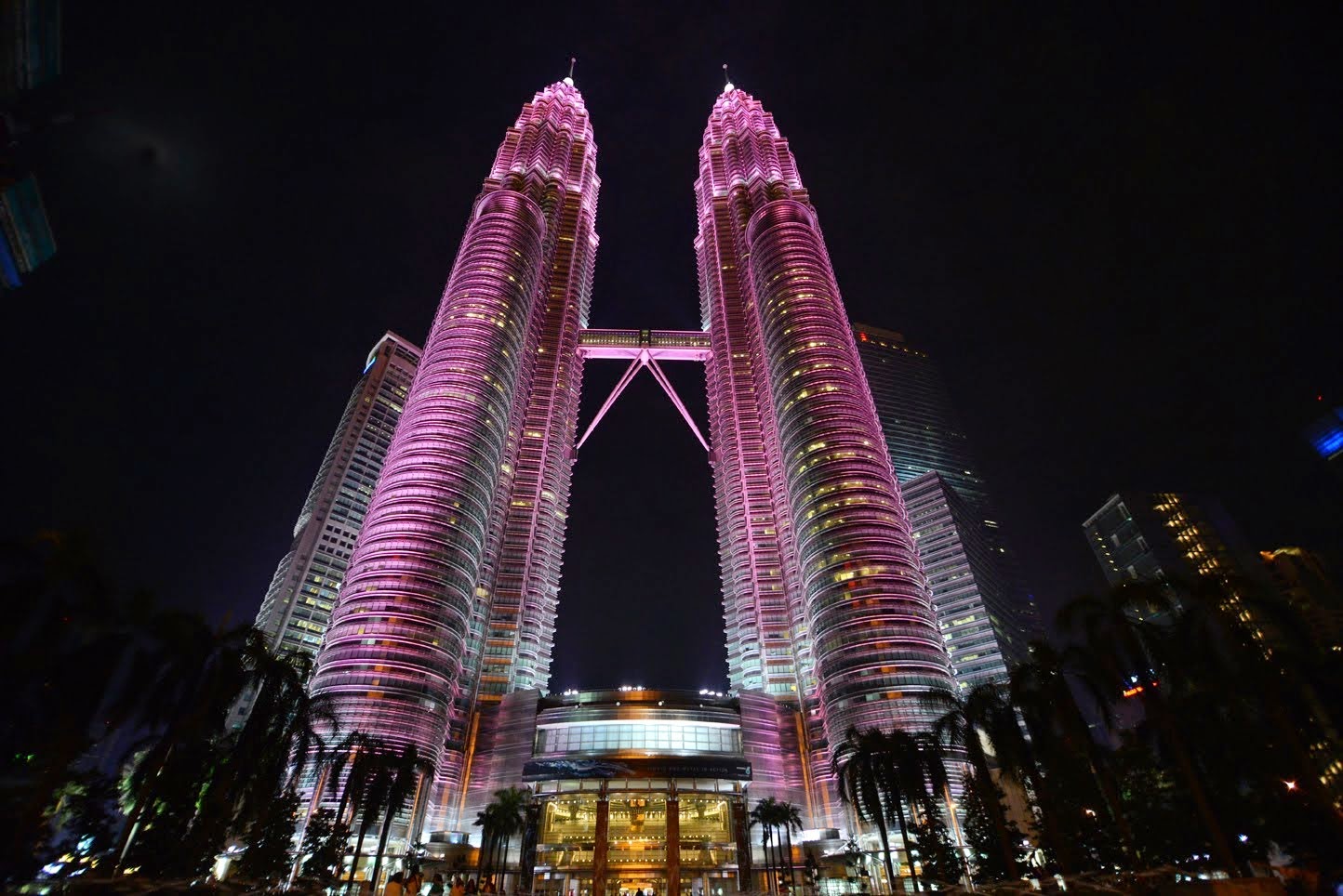 Masterpieces of world architecture: Petronas twin towers,