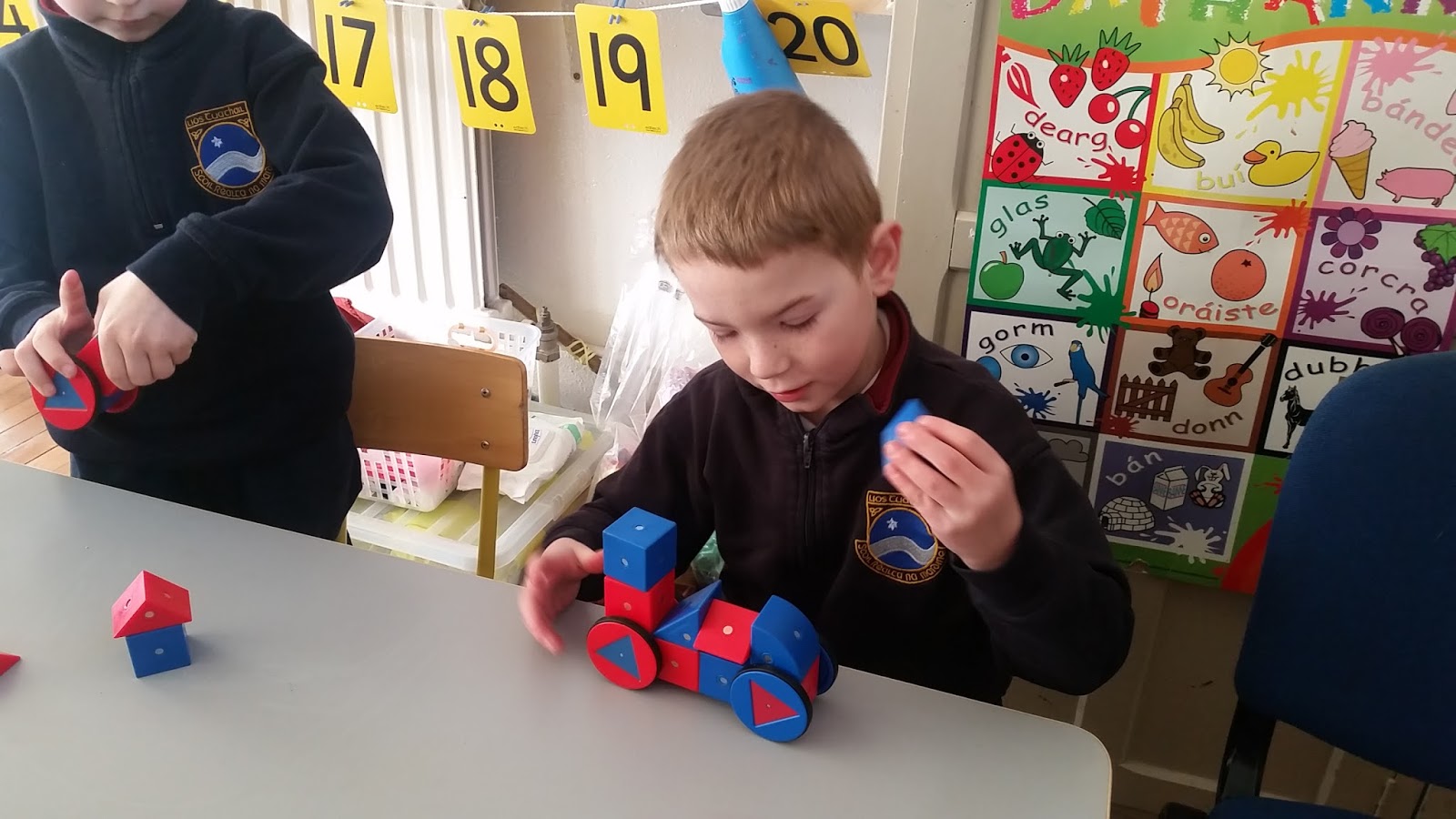 Scoil Réalta na Maidine: Aistear (learning through play) based on the ...