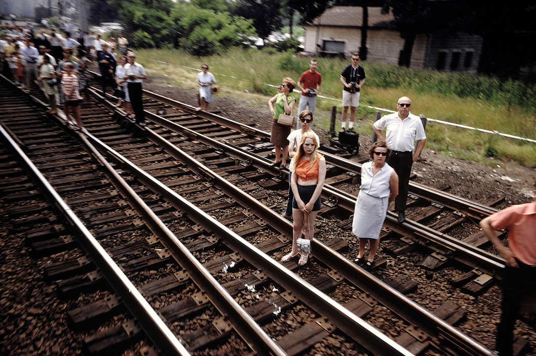 RFK Funeral Train: Rarely Seen Photographs by Paul Fusco Offer a Unique ...