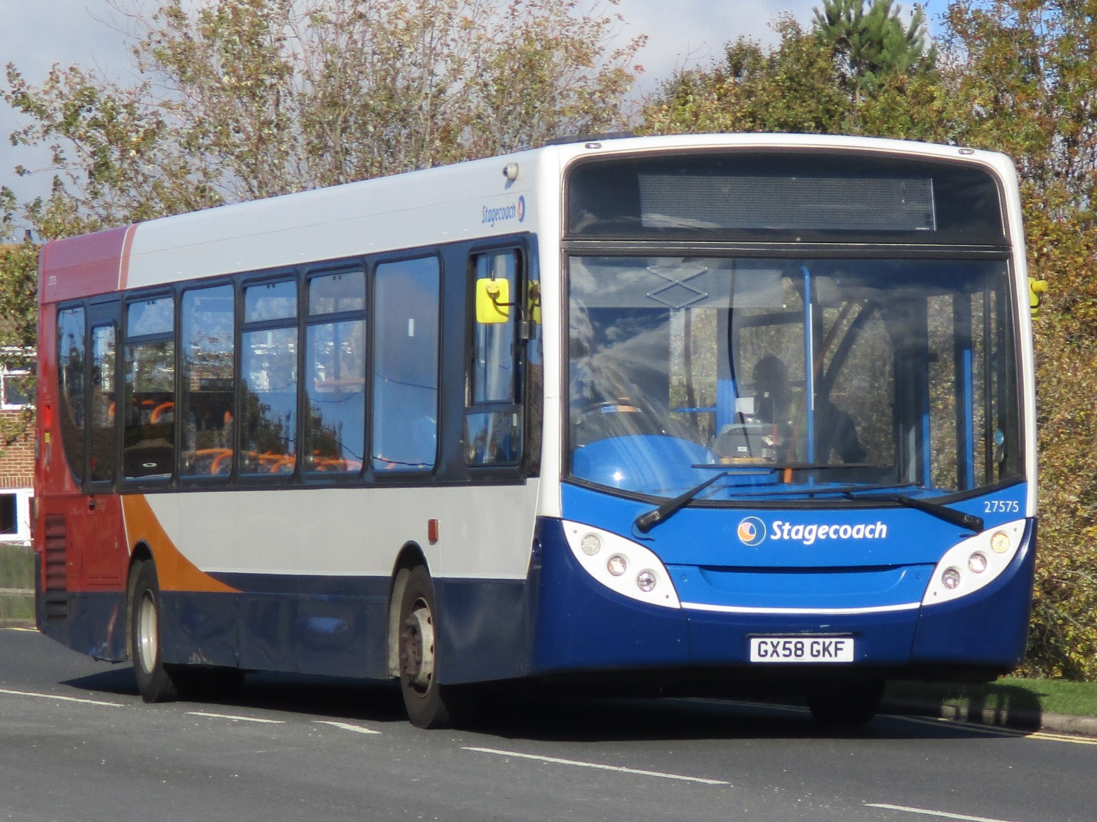 Lous bus pictures: Buses on the hill main location now for photos