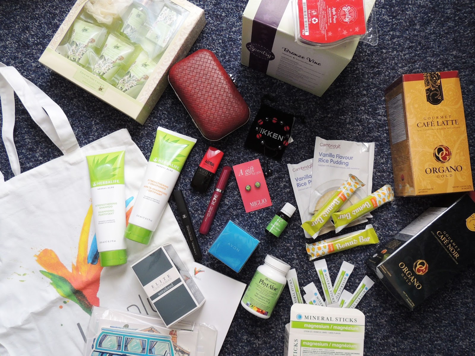 A Huge Box Of Goodies... | emiloue