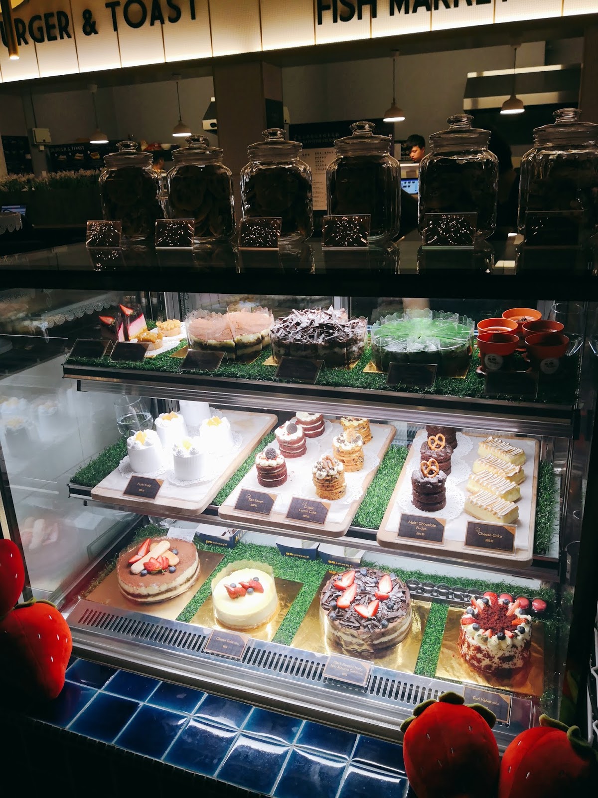 Hallaway KL - 俯瞰KL夜景的空中餐厅 | 有 Liveband | 却是平民价格？！😍 - Charlotte Kong