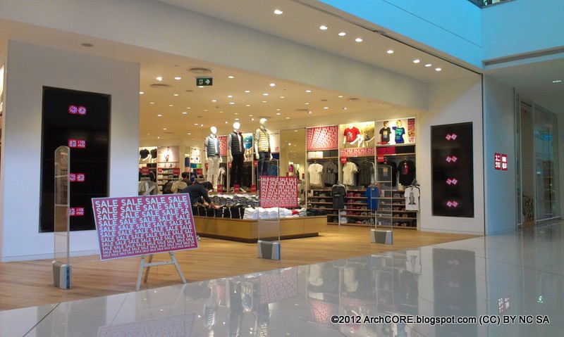 ArchCore: Window Displays at Mega Bangna | Gap Mango Uniqlo