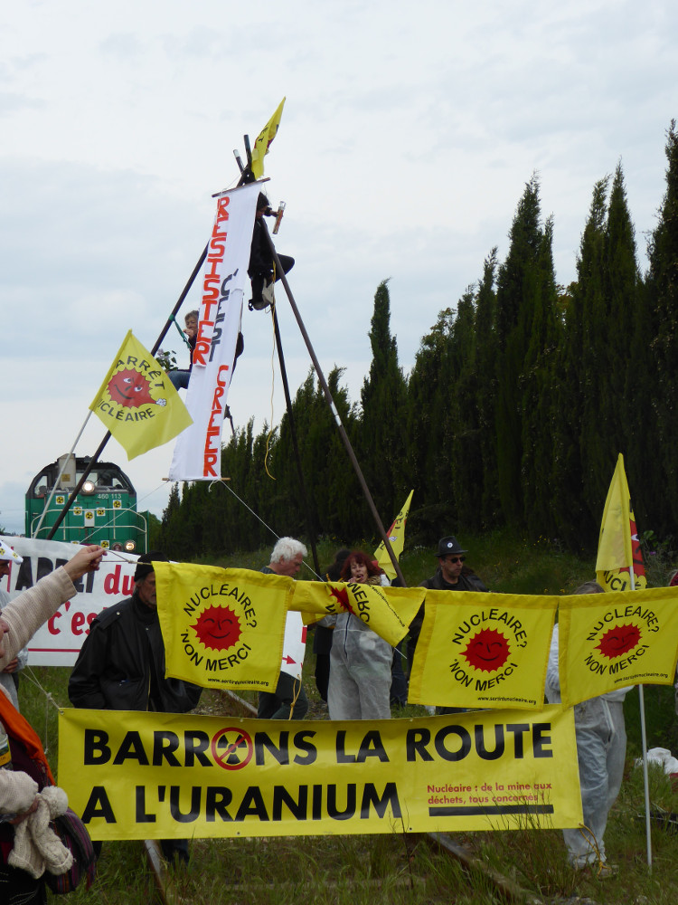 Malvési: stop l'uranium, stop le train!