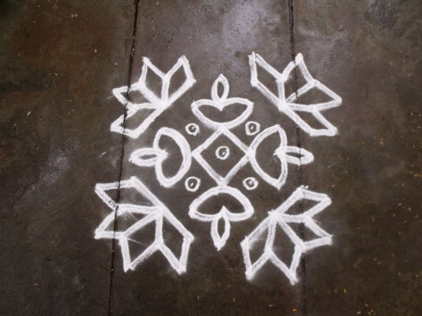 Rangoli designs/Kolam: 7 pulli 7 varisai kolam
