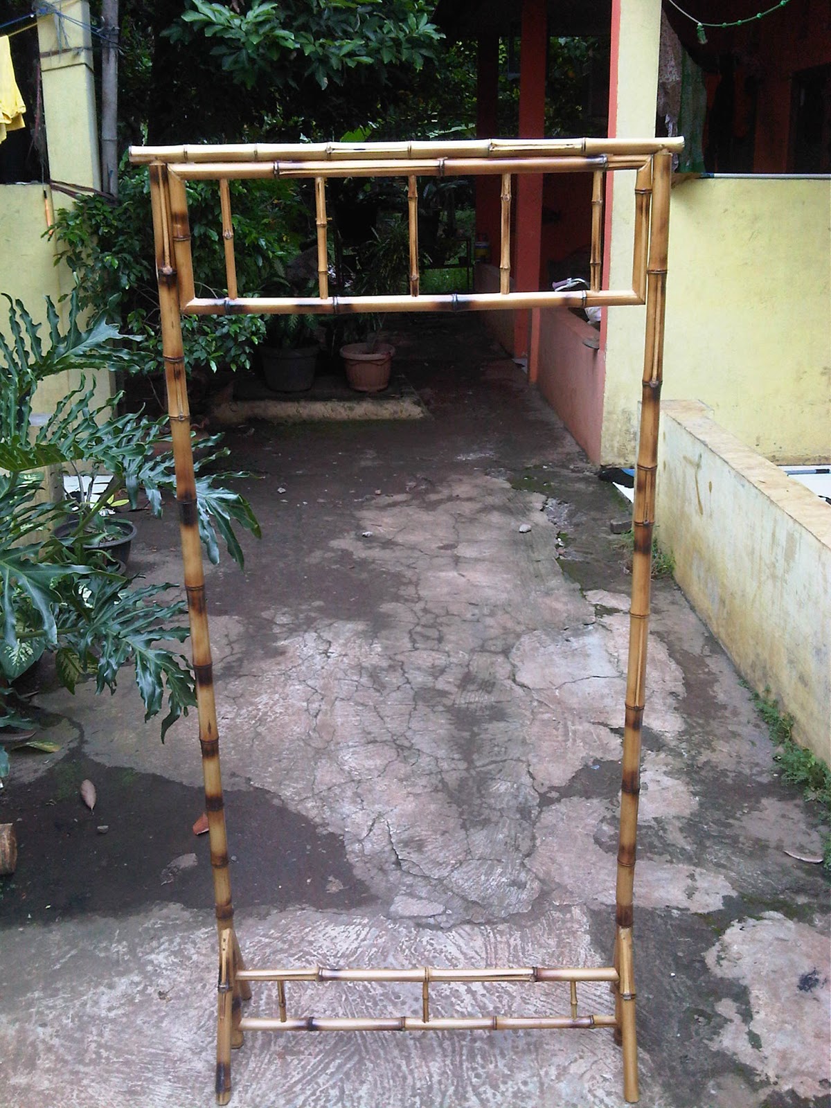 Waroeng Opera Indonesian Craft: Gawangan Bambu Batik