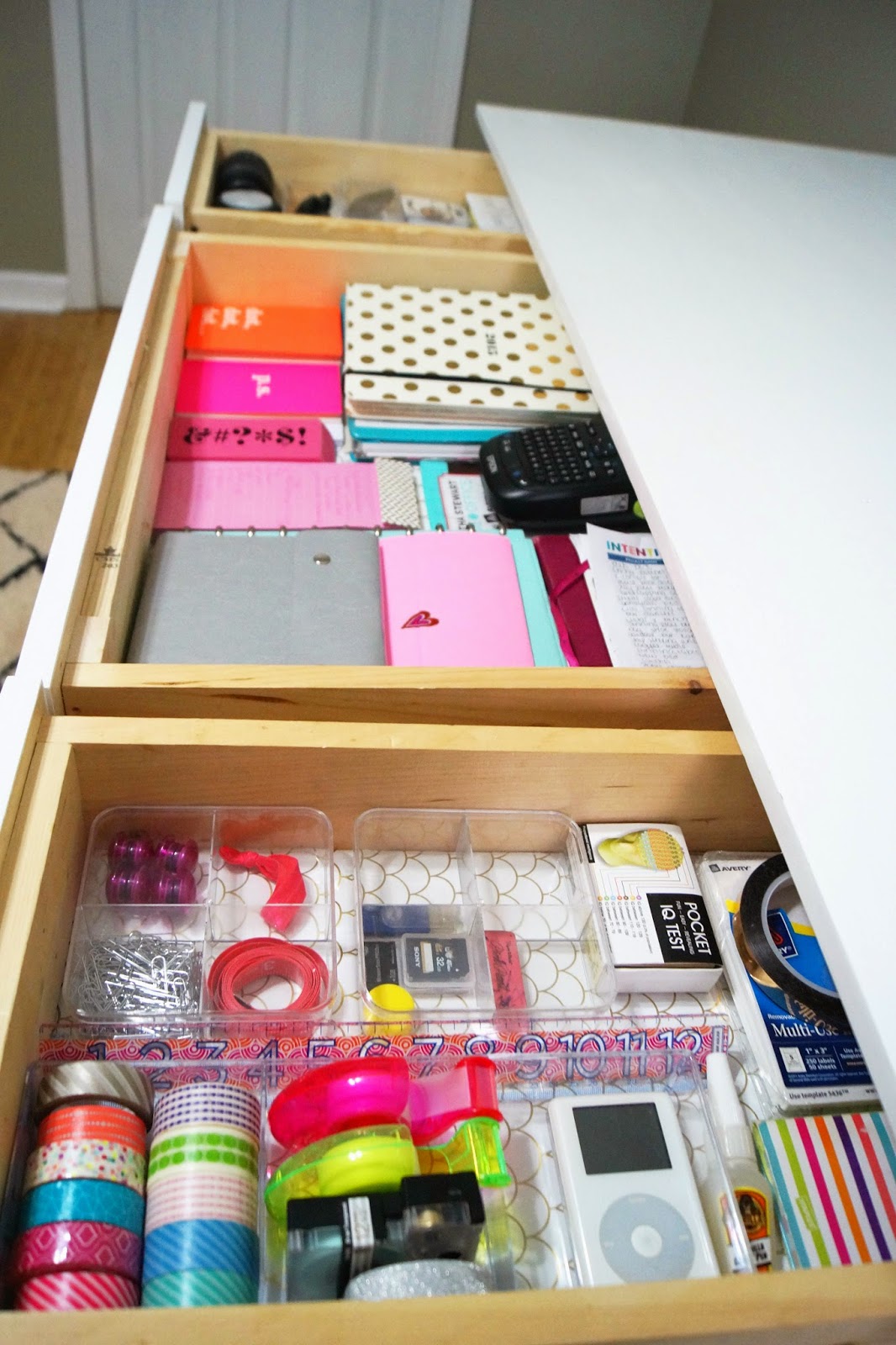 a handmade bliss: Inside my drawers (desk)